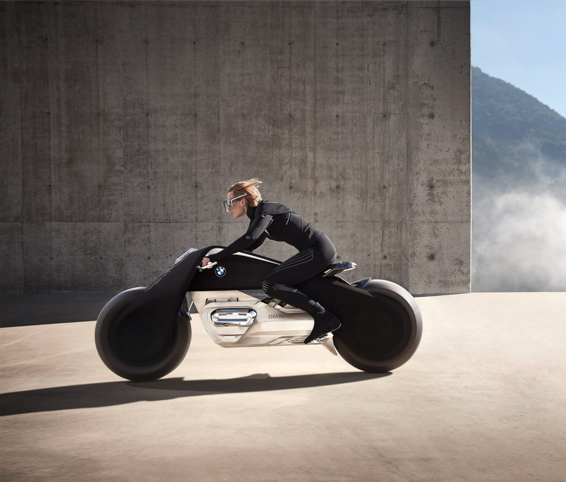 BMW unveils super-safe motorcycle that can't fall over
